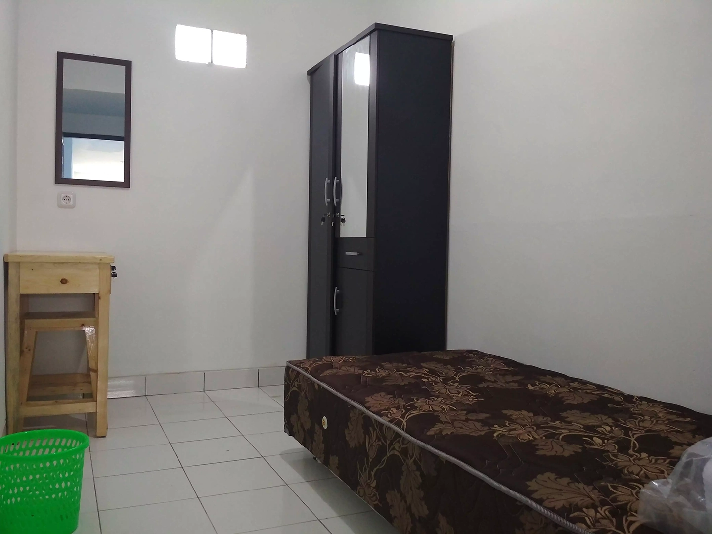 Standard Room - Kamar Kos Jakarta Barat | Kos Boss House